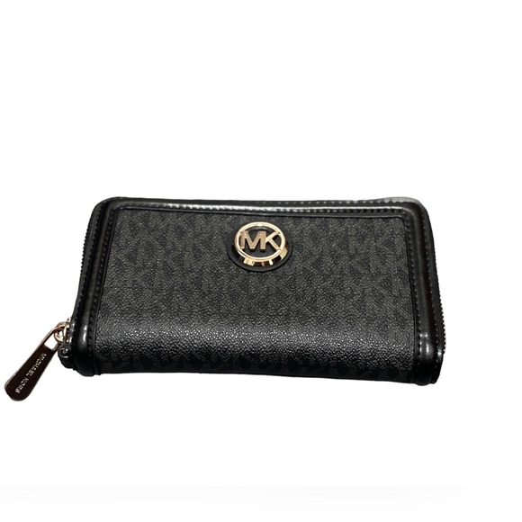 Michael Kors | Bags | Michael Kors Signature Wallet | Poshmark